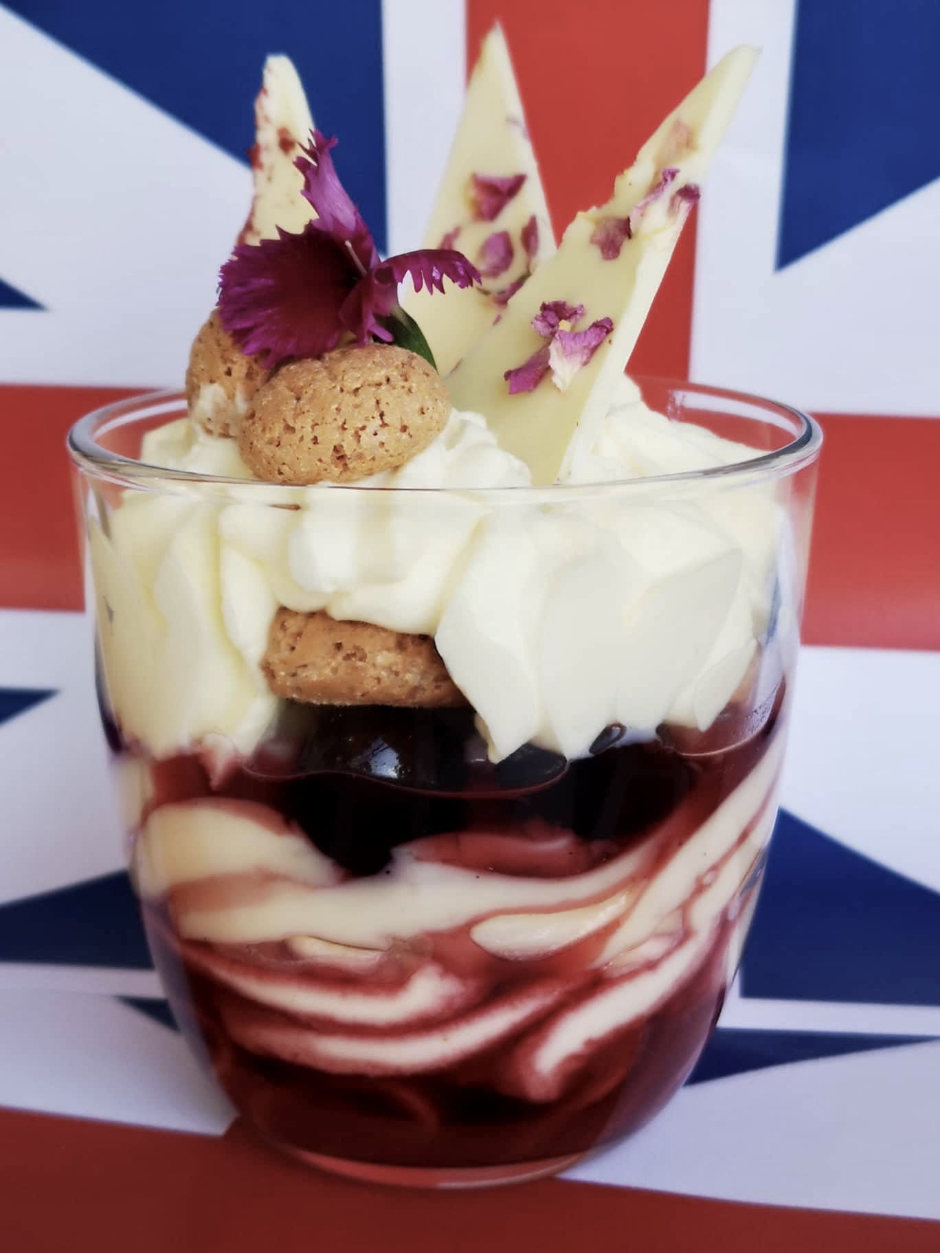 Mediterranean Foods Regina Elisabetta - Platinum Jubilee Trifle - Zuppa ...